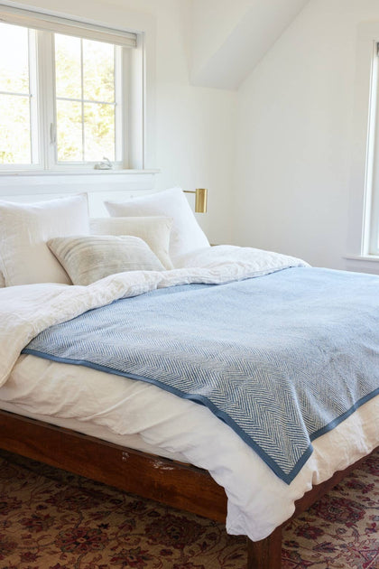 Harborview Herringbone Cornflower Blanket – Park and Oak Collected